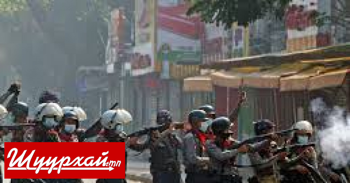 Мьянмарын цагдаа нар Энэтхэг рүү дүрвэж эхэлжээ