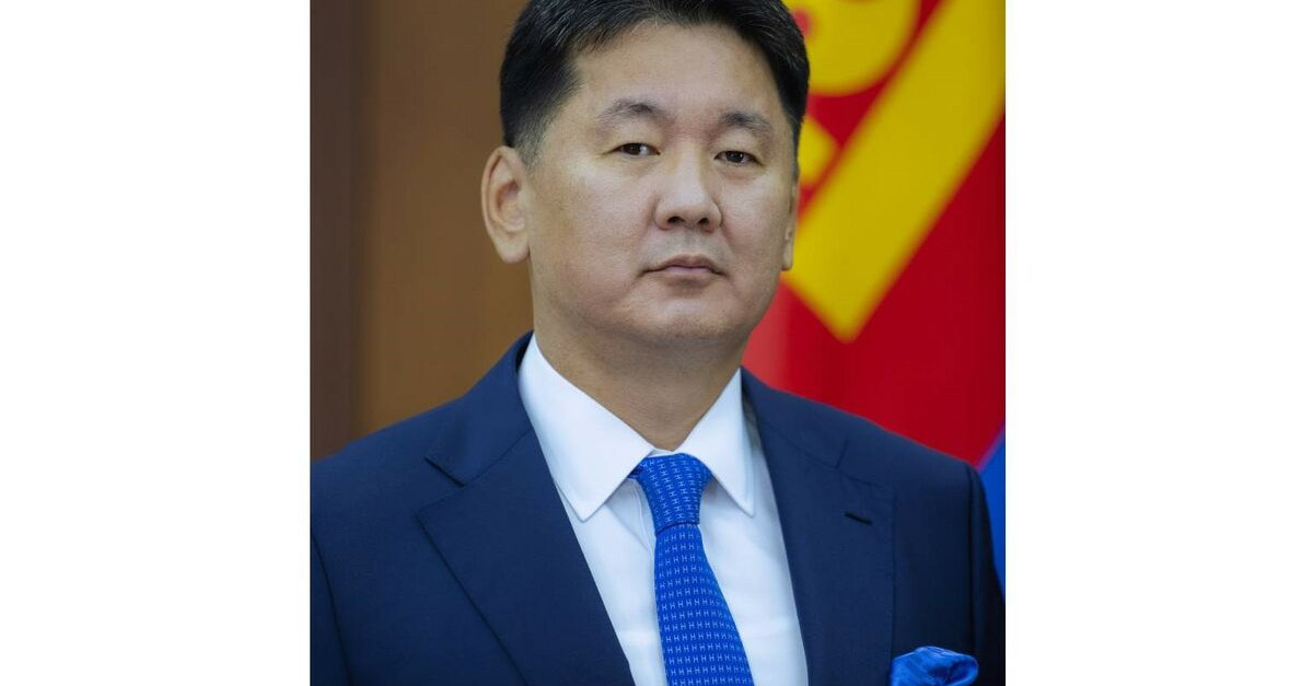 Монгол Улсын Ерөнхийлөгч У Хүрэлсүх төрийн албан хаагчдад мэндчилгээ дэвшүүллээ