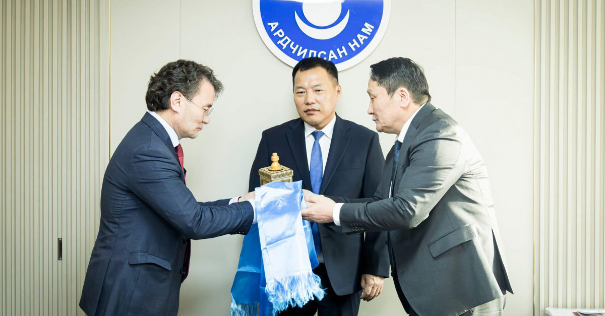 АН дөрөвдүгээр сарын 7, 8-нд Их хурлаа хийж, Ерөнхий нарийн бичгийн ...